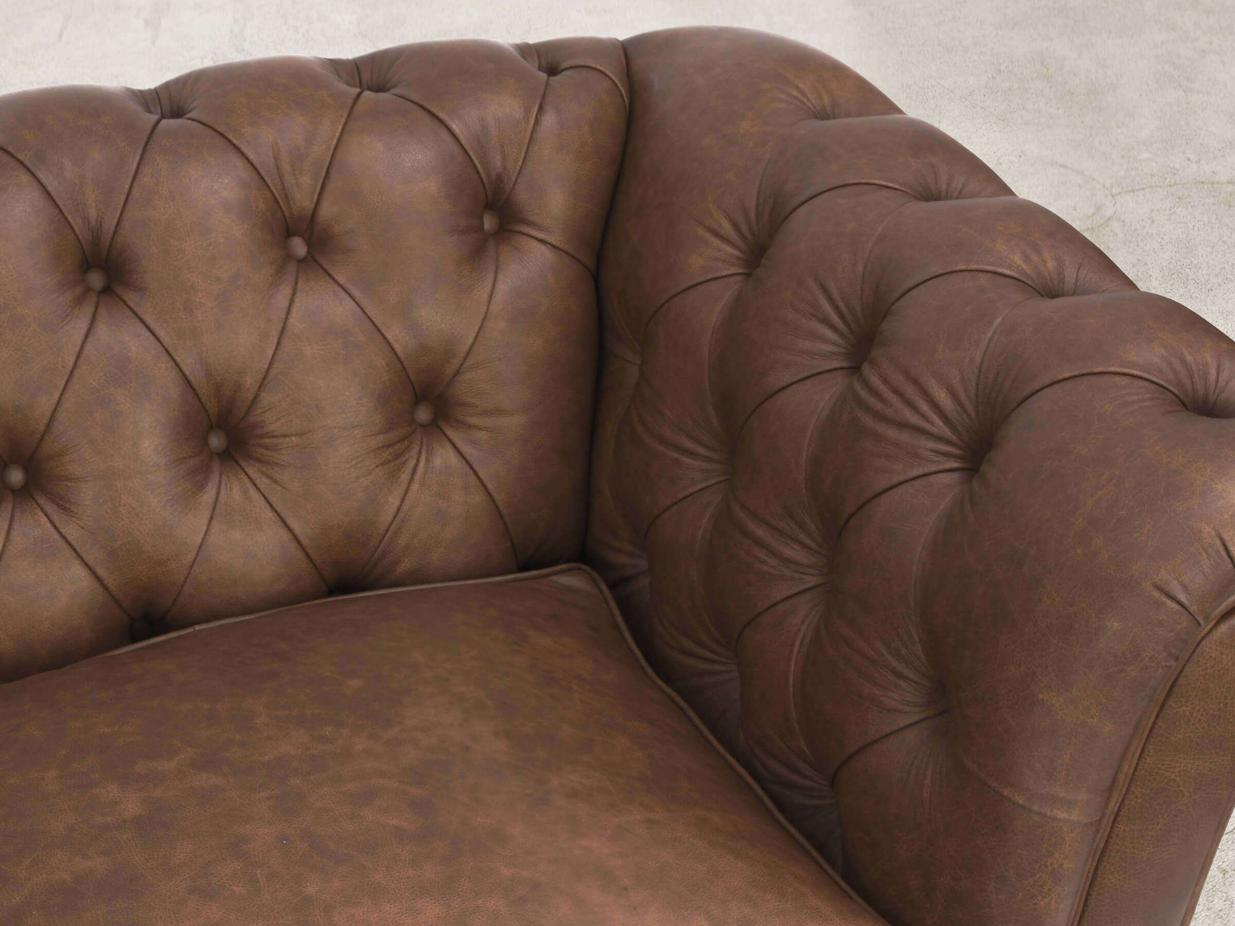 Darcy 2 Seat Chesterfield Sofa In Hazelwood Ol' School Leather